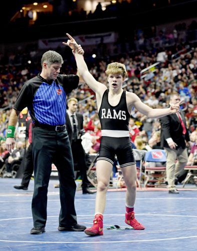Petersen wins 2A title | News, Sports, Jobs - Messenger News